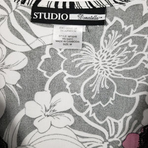 Studio Donatella | Tops | Studio Donatella Womens Blouse Vneck Floral ...